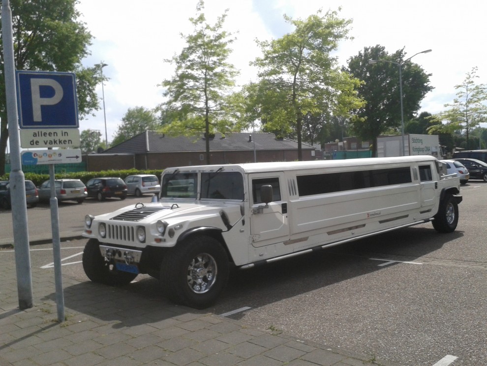 Hummer H1 limo, bruids- of trouwauto huren | XTREMELIMO