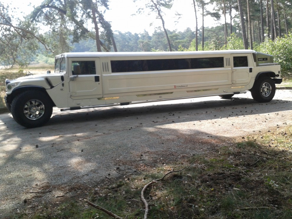 Hummer H1 limo, bruids- of trouwauto huren | XTREMELIMO